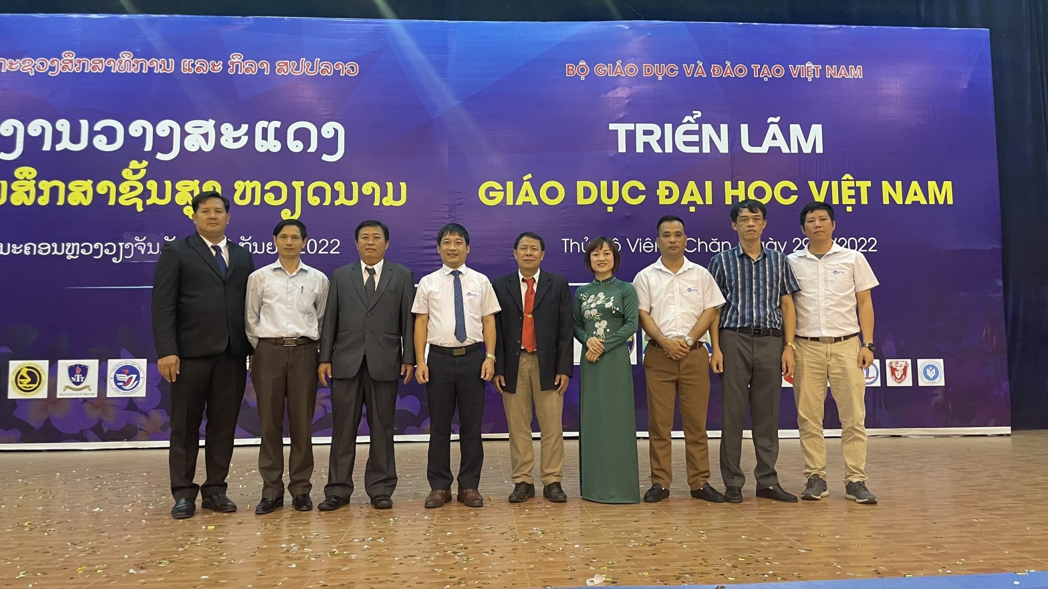 ICTU tham dự triển lãm giáo dục đại học Việt Nam tại Lào – [ICTU]