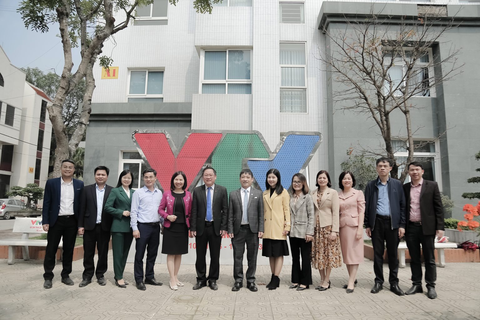 ICTU ký kết hợp tác chia sẻ nguồn lực, đồng hành cùng VTV College trong ...