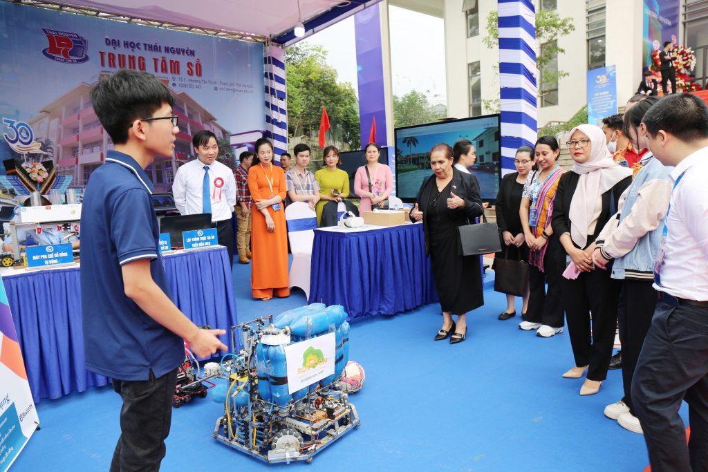 Khoa học công nghệ – [ICTU]