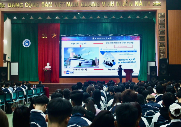 ICTU tiên phong triển khai ứng dụng tên miền quốc gia ‘.vn’ cho sinh ...